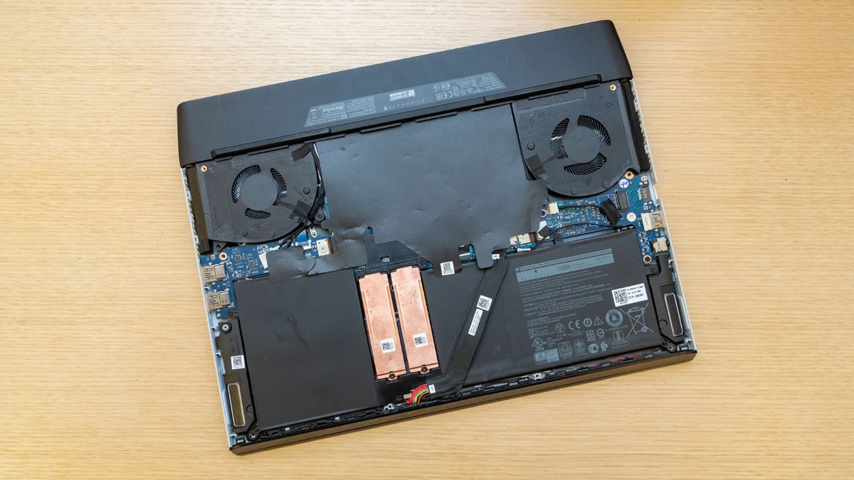 Alienware m15 R2 Review: Spartan Spaceship - Tom's Hardware | Tom's ...