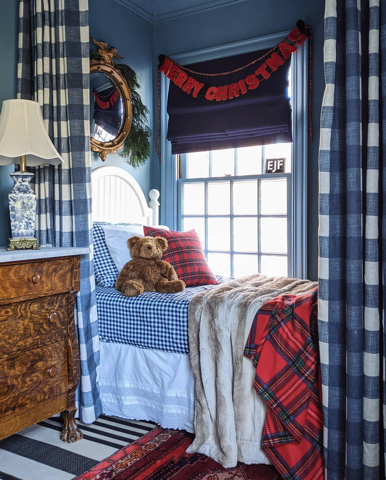 Vintage traditional holiday house tour: This might be the perfect ...