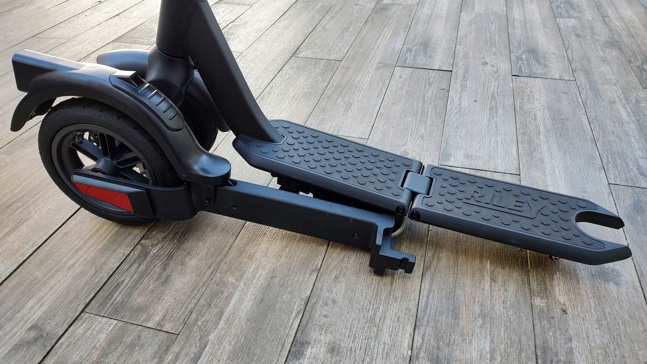 Riley Scooters RS3 e-scooter review: Complex but cool | T3