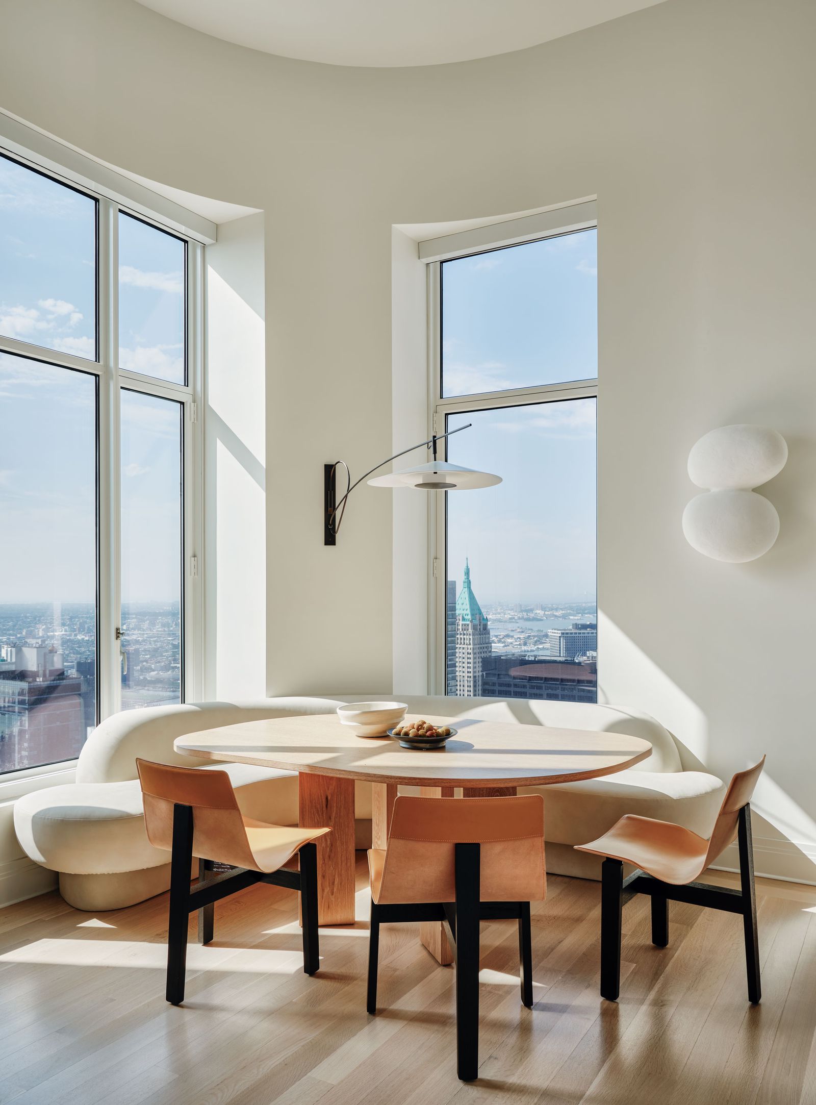What to Consider When Relocating to a New City: An Expert Guide | Livingetc