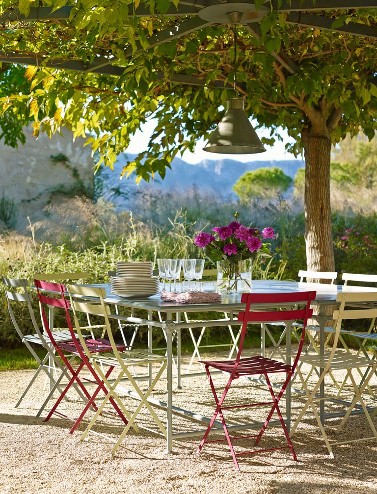 Landscaping around trees: 10 stunning ways to bring them into your plot ...