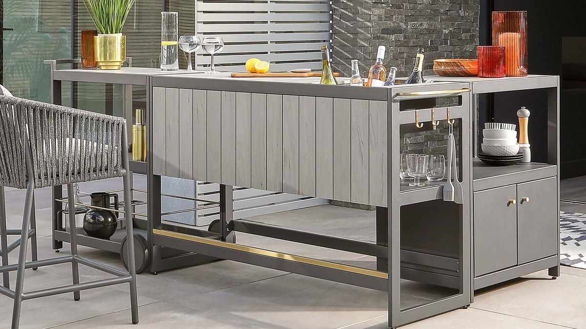 Brilliant garden bar ideas to liven up your outdoor space | Homebuilding