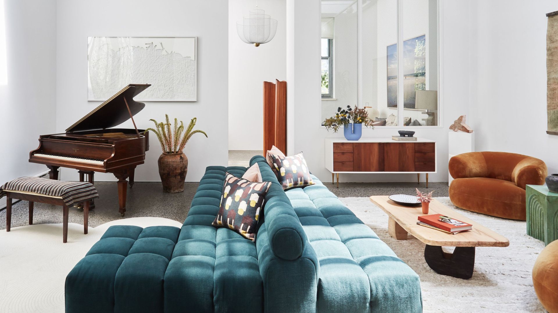 10 Living Room Sofa Ideas — From Low-Slung to Shapely Silhouettes ...