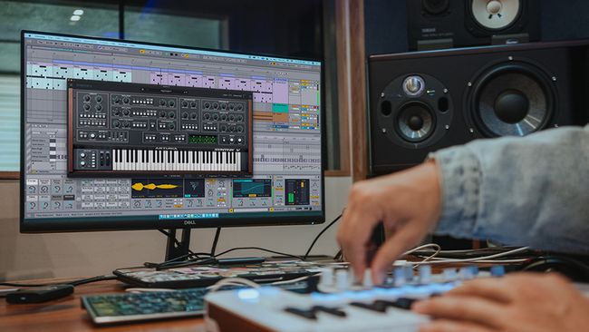 Arturia’s Synthx V plugin updates “one of the most revered synthesizer ...
