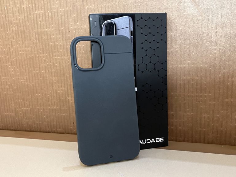 Caudabe Sheath Review: Keep your grip with this slim protective case ...