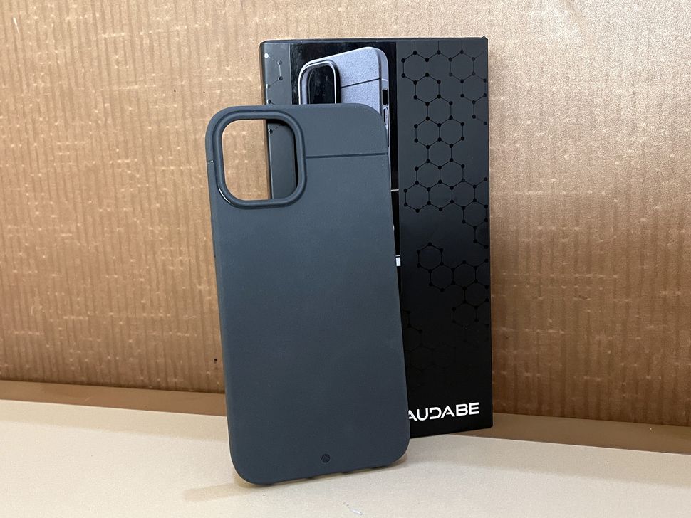 Caudabe Sheath Review: Keep your grip with this slim protective case ...