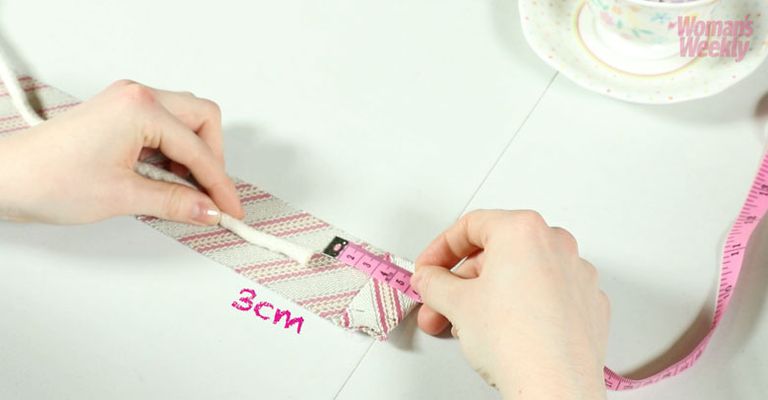 How to make piping for a cushion | Woman & Home