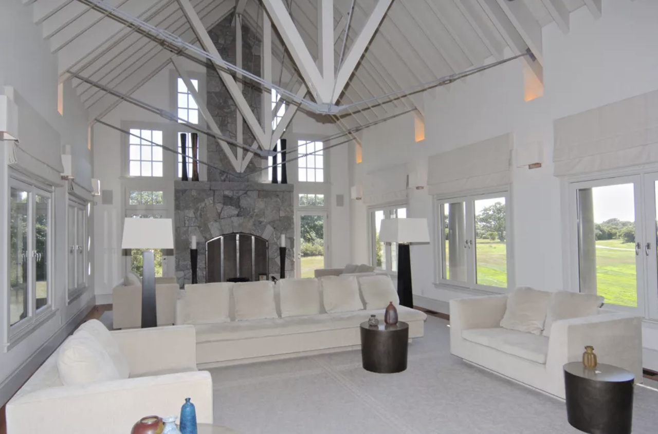 Inside Barack and Michelle Obama's Martha's Vineyard home | Homes and ...