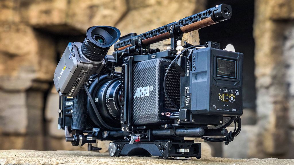 V-mount vs Gold mount: Which battery system is best for you and why ...