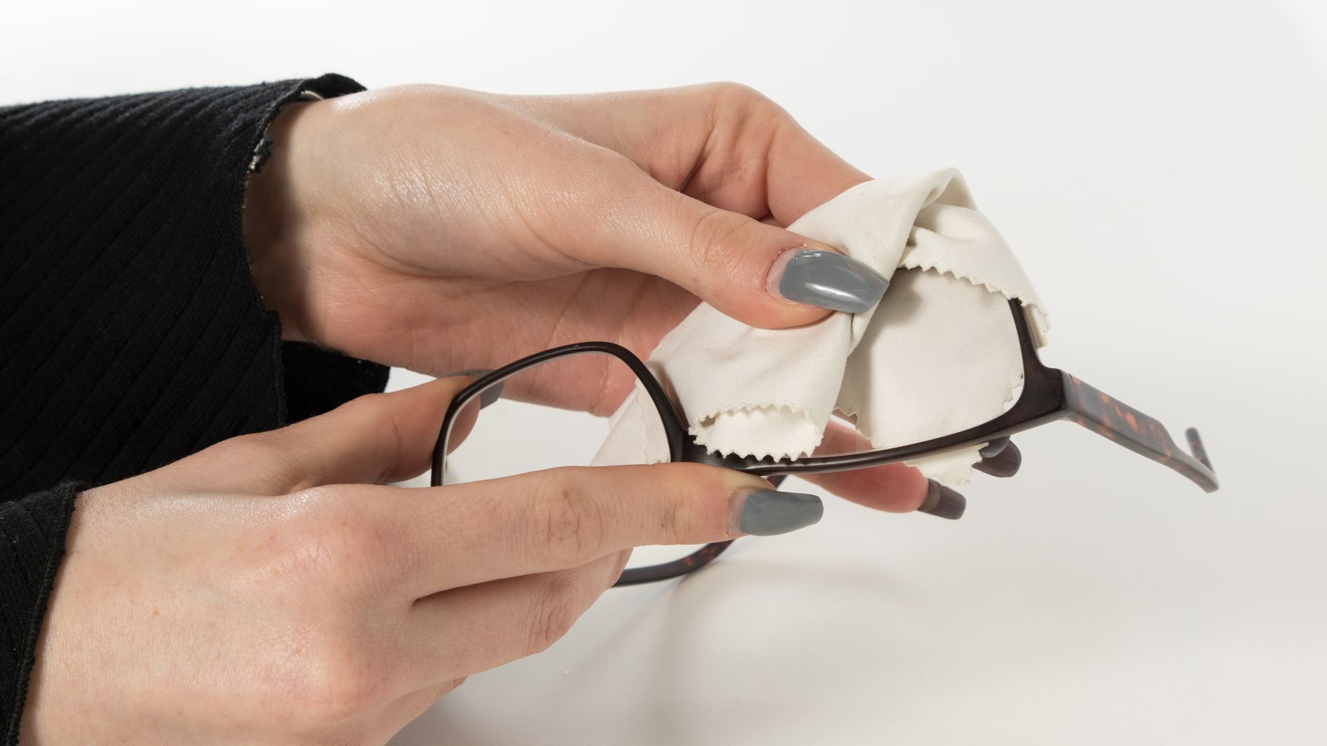 How to clean your glasses | Top Ten Reviews