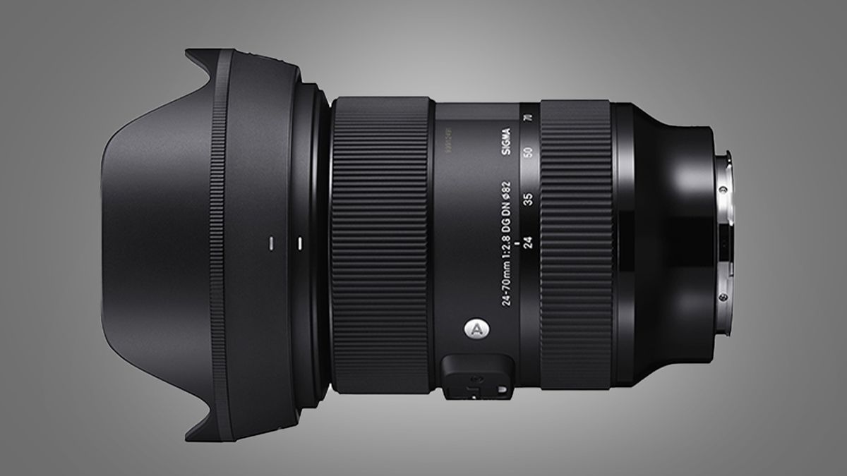 Sony’s new zoom lens shows it still has the edge on Canon and Nikon ...