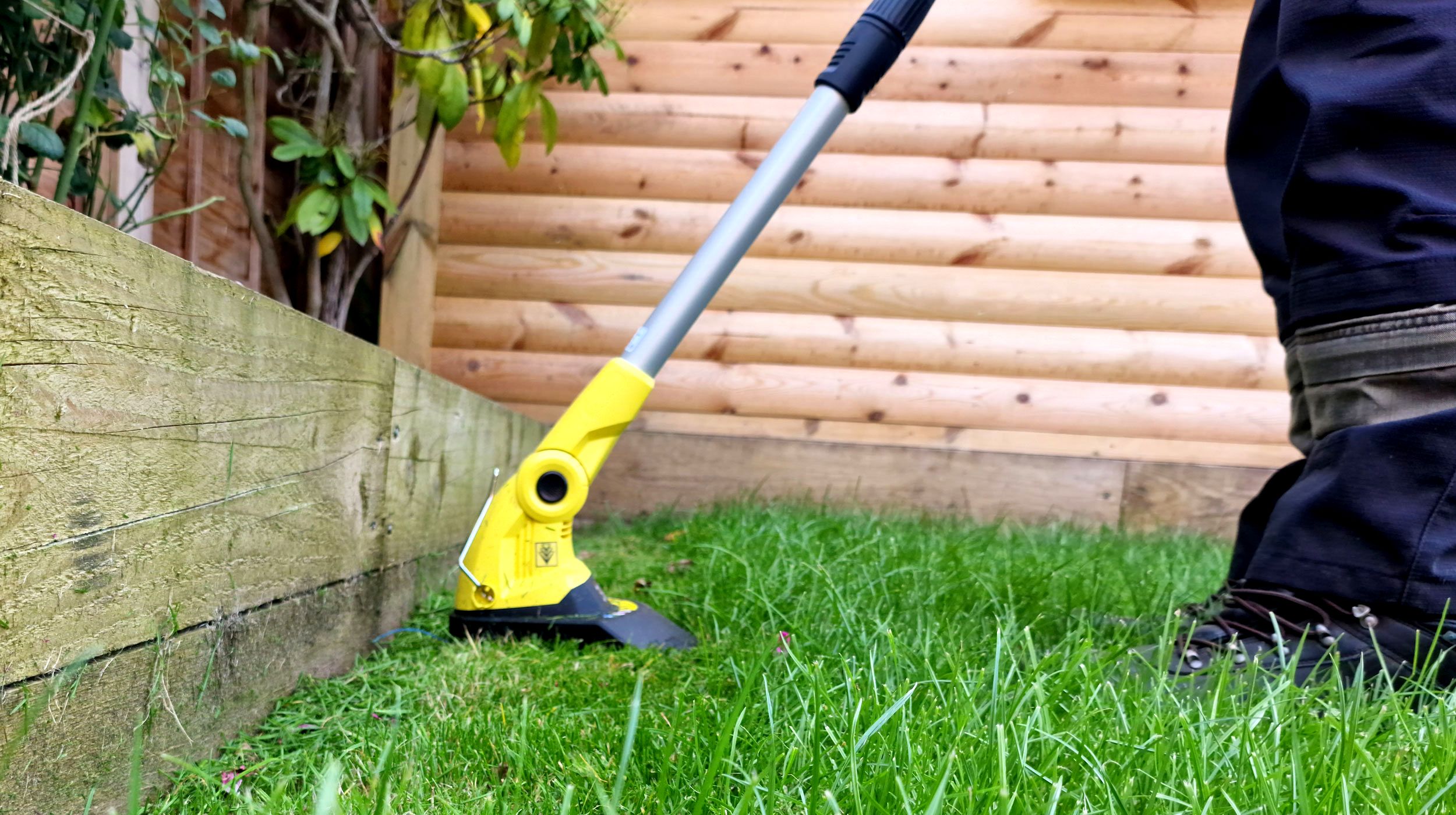 The best cordless strimmers for keeping your lawn in shape | Homebuilding