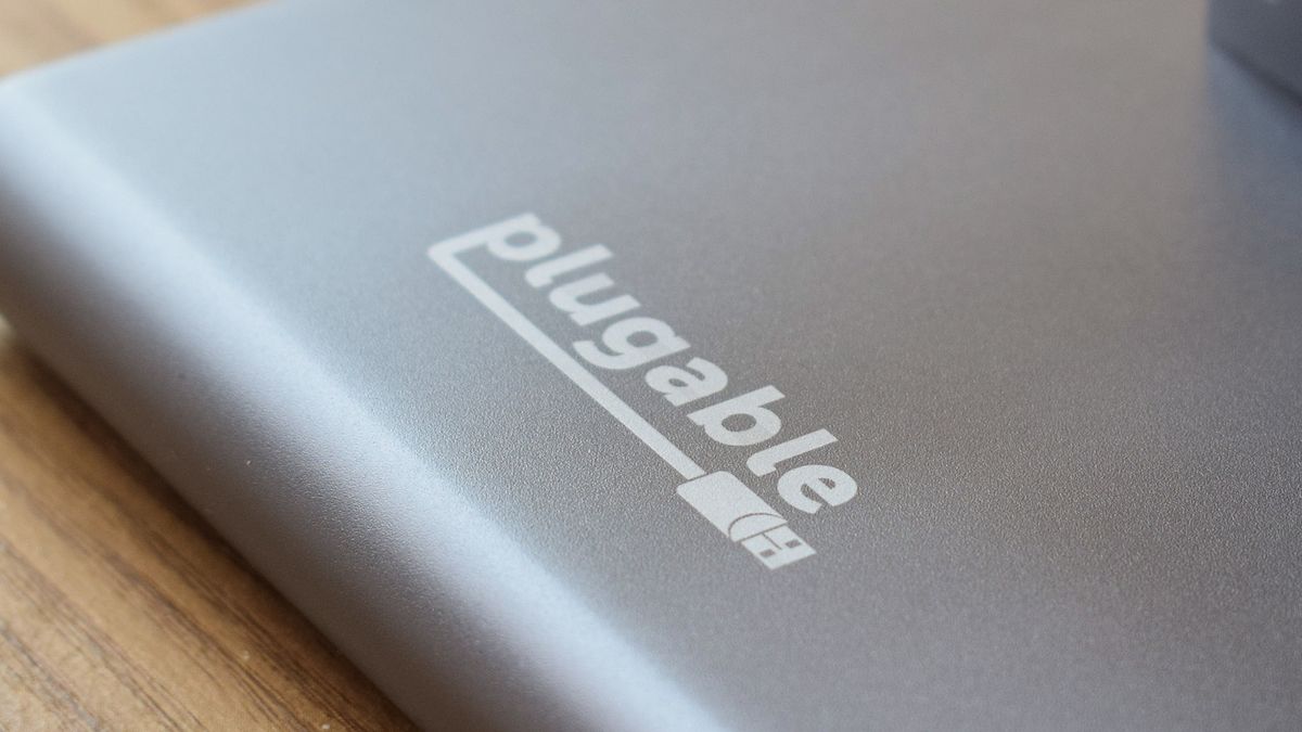 Plugable UDS-7IN1 Docking Station review: A sensational stand for ...