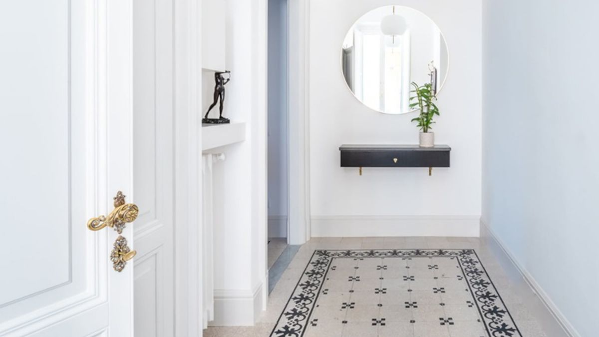 Hallway decor ideas to make the best first impression | Homebuilding
