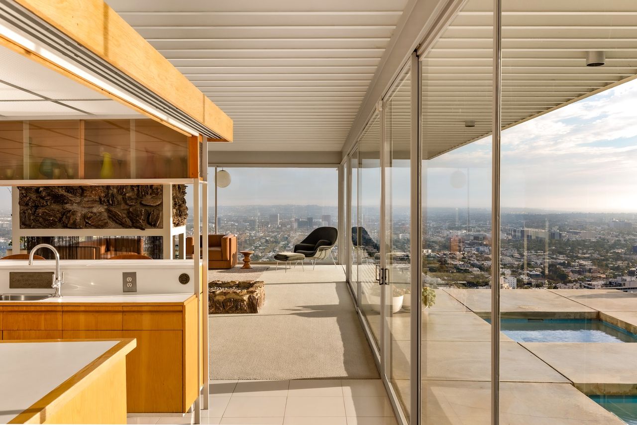 The Stahl House Los Angeless Most Iconic Mid Century Home Is Up For 5480