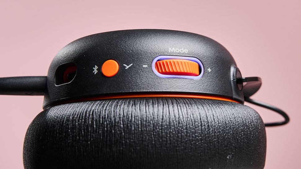 Beyerdynamic MMX 200 Wireless review: top-tier sound for gamers, but ...