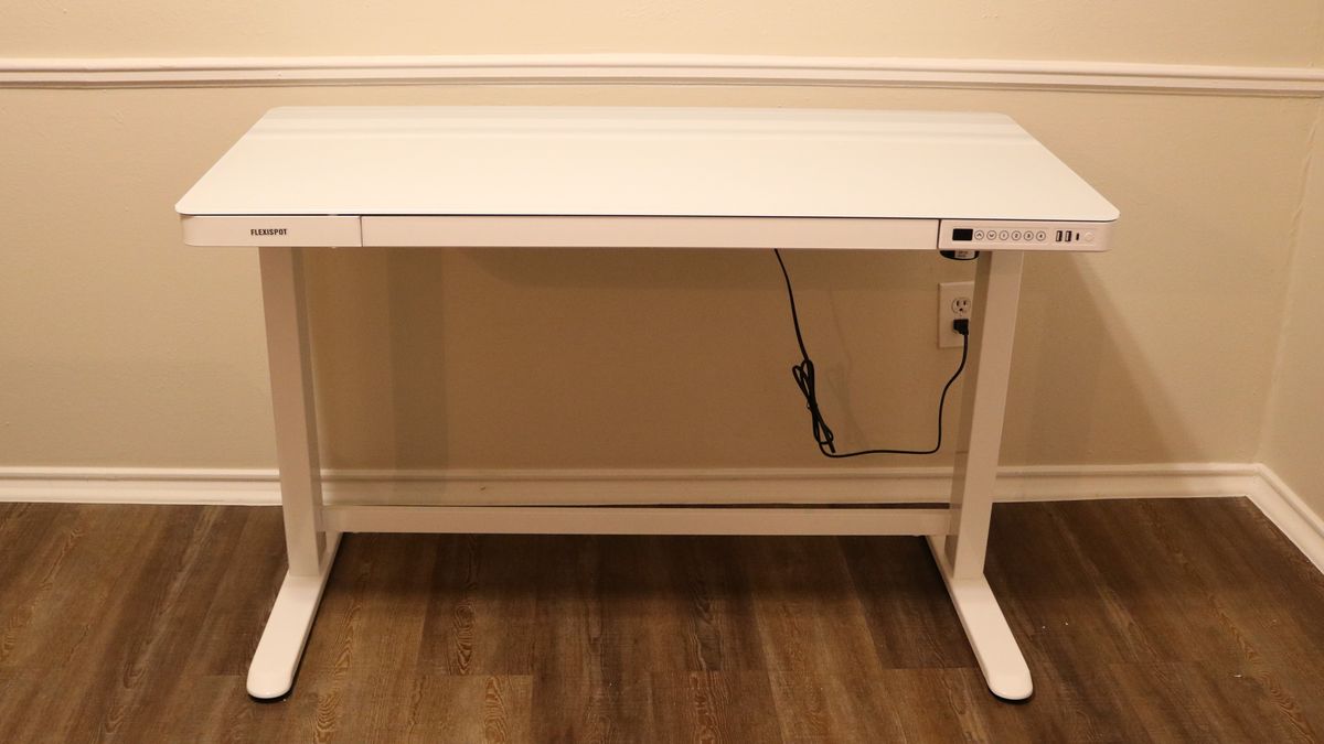 FlexiSpot EG8 Comhar standing desk review | TechRadar