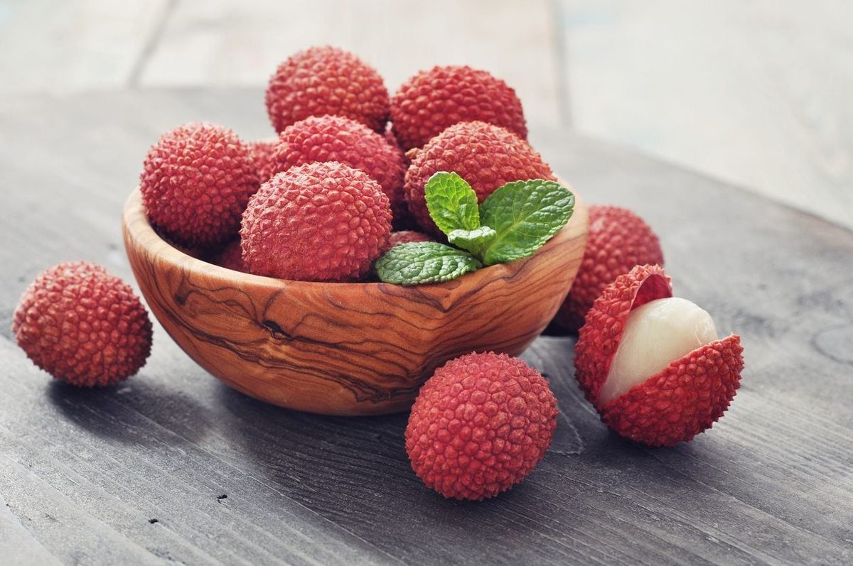 Lychee Fruit Uses And Recipes - Using Lychee Fruit From The Garden ...