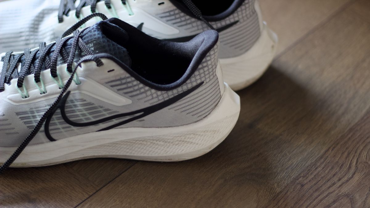 How to walk 10,000 steps a day: Tips and tech you need to get your ...