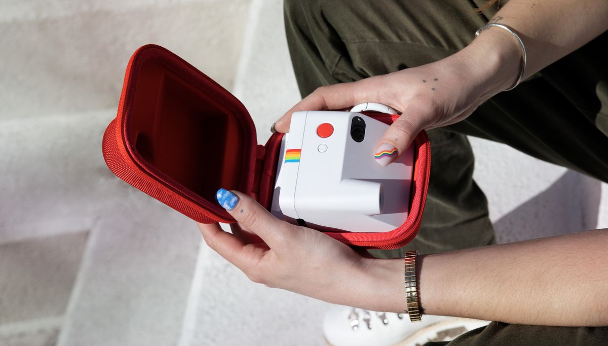 The world's smallest analog instant camera: the Polaroid Go | Digital ...