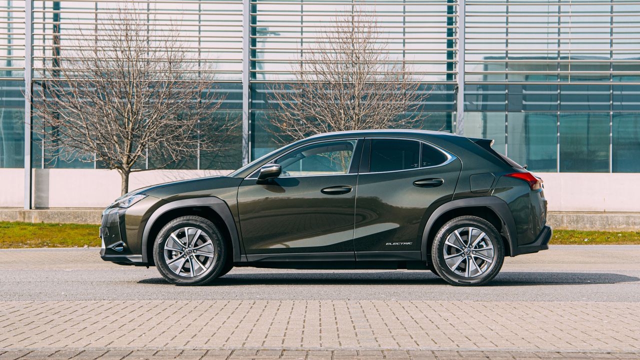 We took the Lexus UX 300e, the latest luxury electric SUV, for a spin | T3