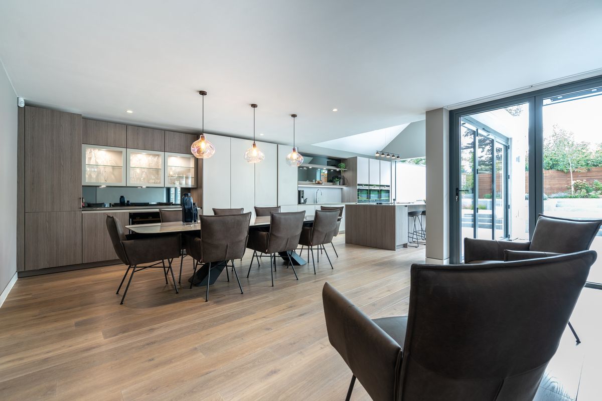 Handleless Kitchens: Pros, Cons and Tips from the Experts | Homebuilding