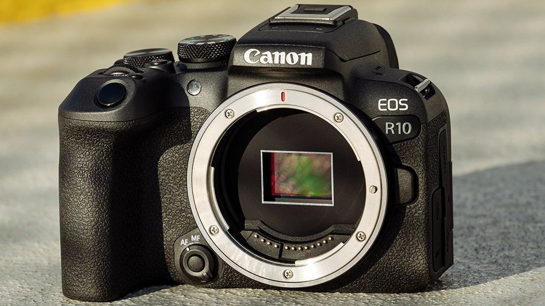 The Canon EOS R10 is a sub-1K camera that’s faster than an R5 ...