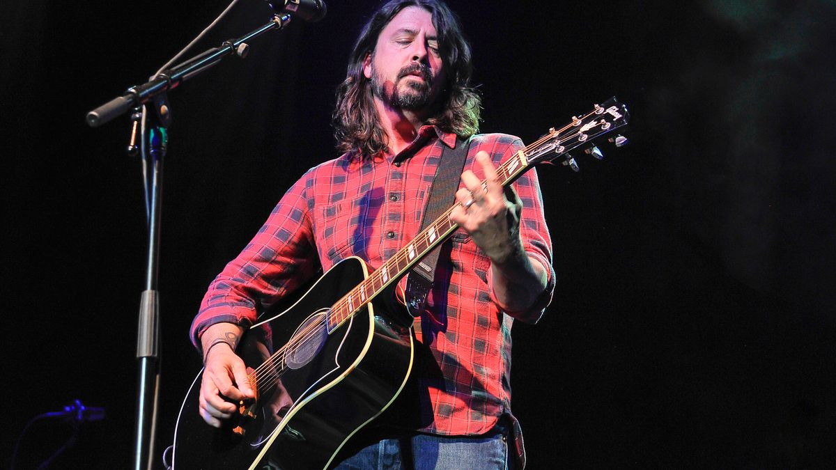 Dave Grohl's guitars: the 6-strings behind the Foo Fighters | Guitar World