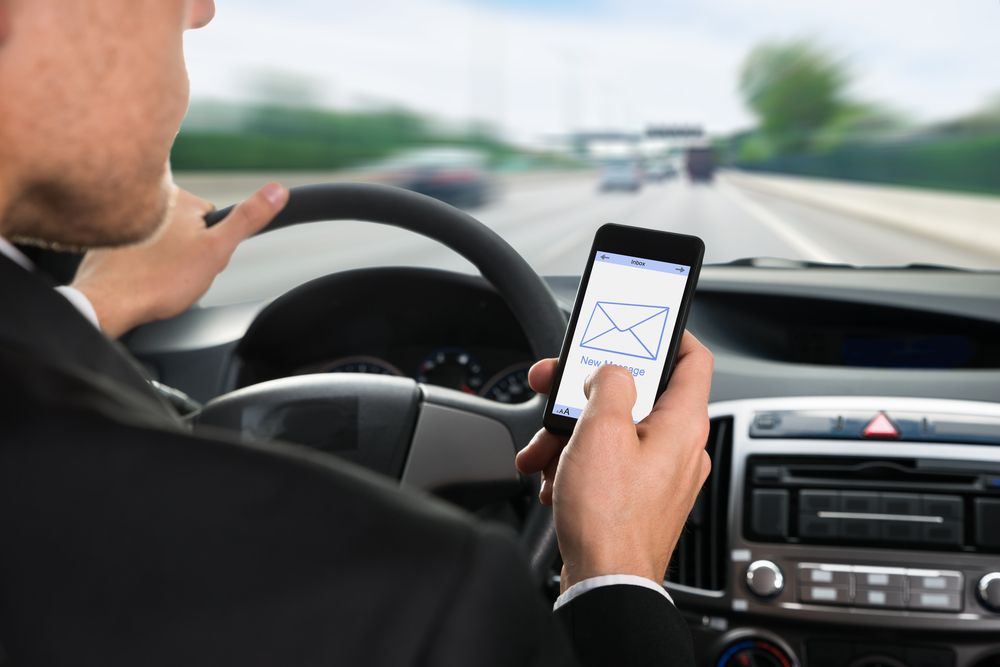 Why Texting Isn't Like Other Kinds of Distracted Driving | Live Science