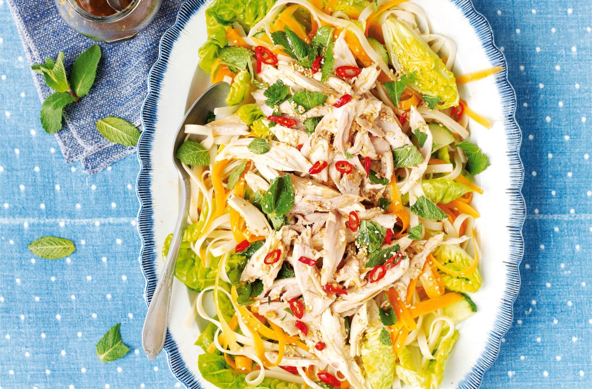 Chicken fusion salad | Dinner Recipes | GoodtoKnow