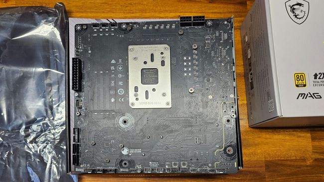 I built a PC With MSI's Project Zero Motherboard: Moving all the ports ...