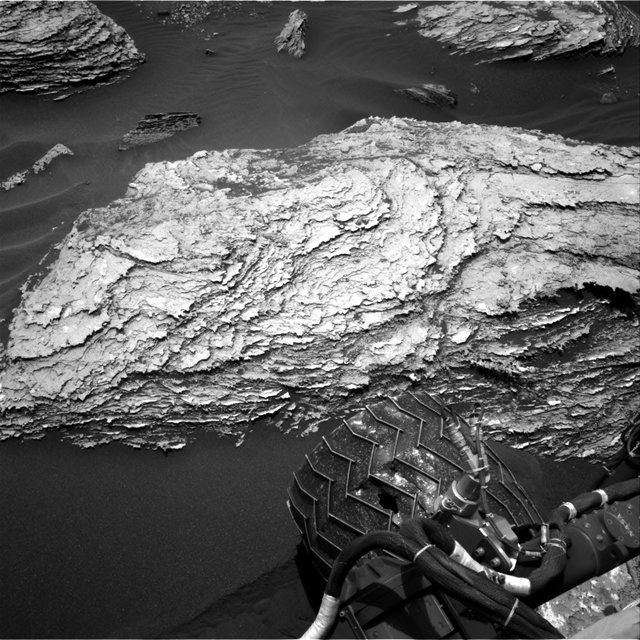 Recent Photos From Curiosity Rover Show 'Megaripples' and Wheel Damage ...