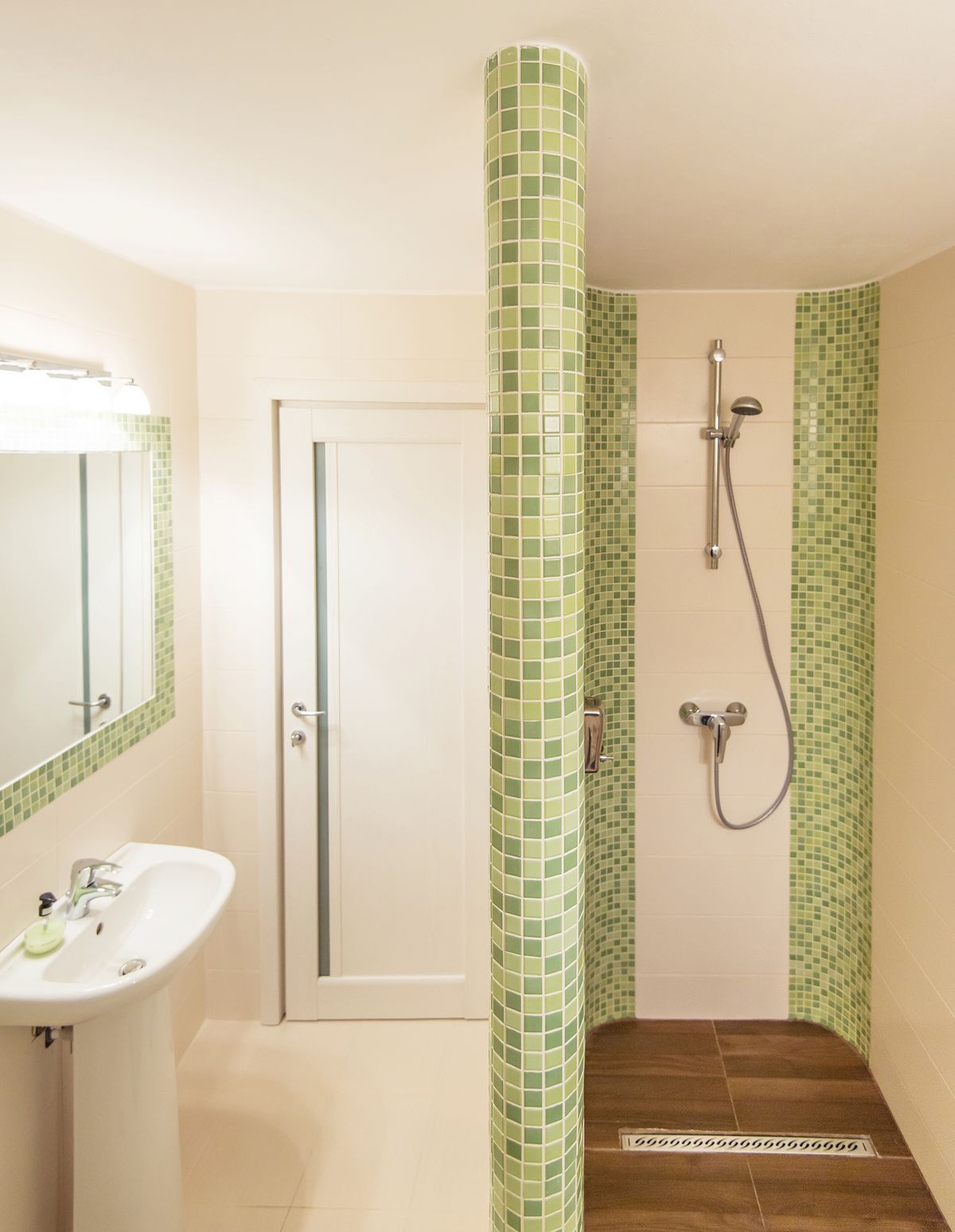 12 small wet room ideas to maximise your space | Homebuilding