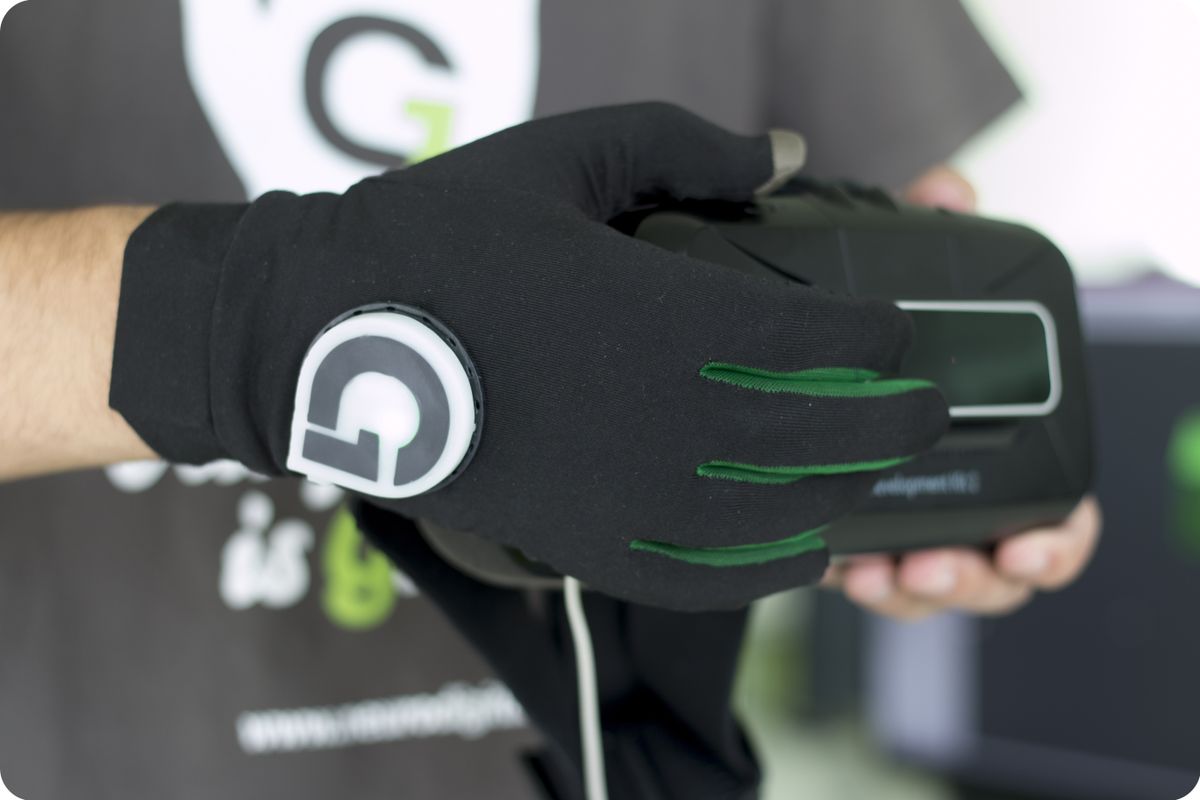 NeuroDigital's Gloveone Promises Haptic Feedback In VR, Achieves Kickstarter Goal | Tom's Hardware