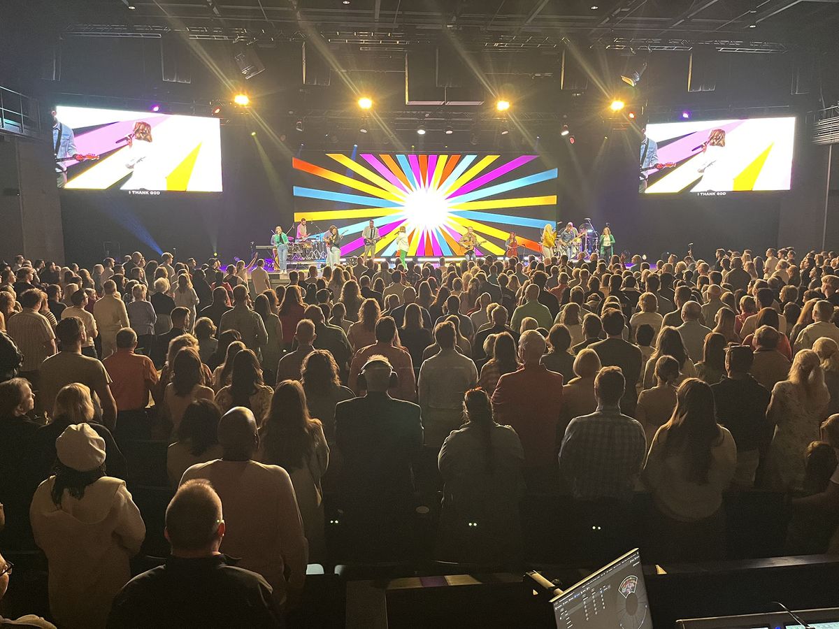 Crossroads Church Creates 360-Degree Immersive Worship Experience ...