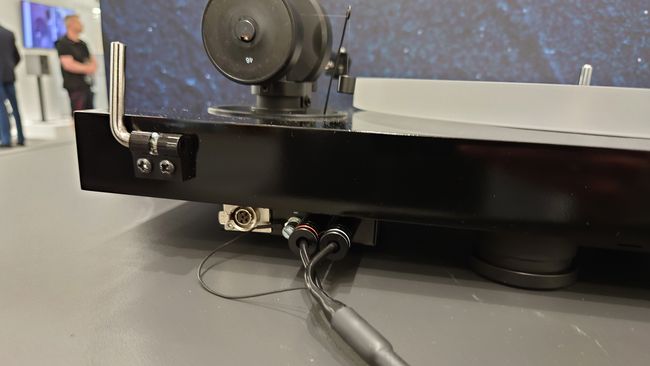 Pro-Ject launches X1 B and X2 B 'True Balanced Connection' turntables ...