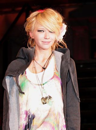 Katia cuddles up to Jonas to avoid CBB eviction? | News | Celebrity Big ...