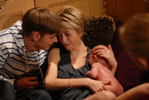 Amy gives birth at home! | Episode | Hollyoaks | What's on TV | What to ...