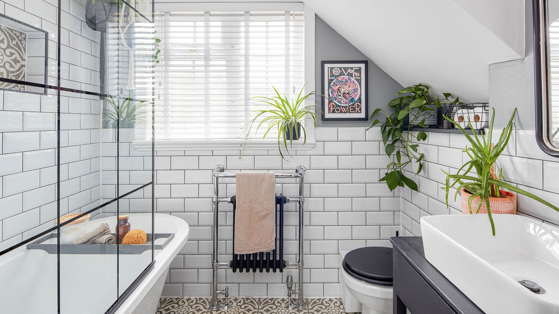 How to clean a stained toilet bowl - the best cleaning hacks | Ideal Home