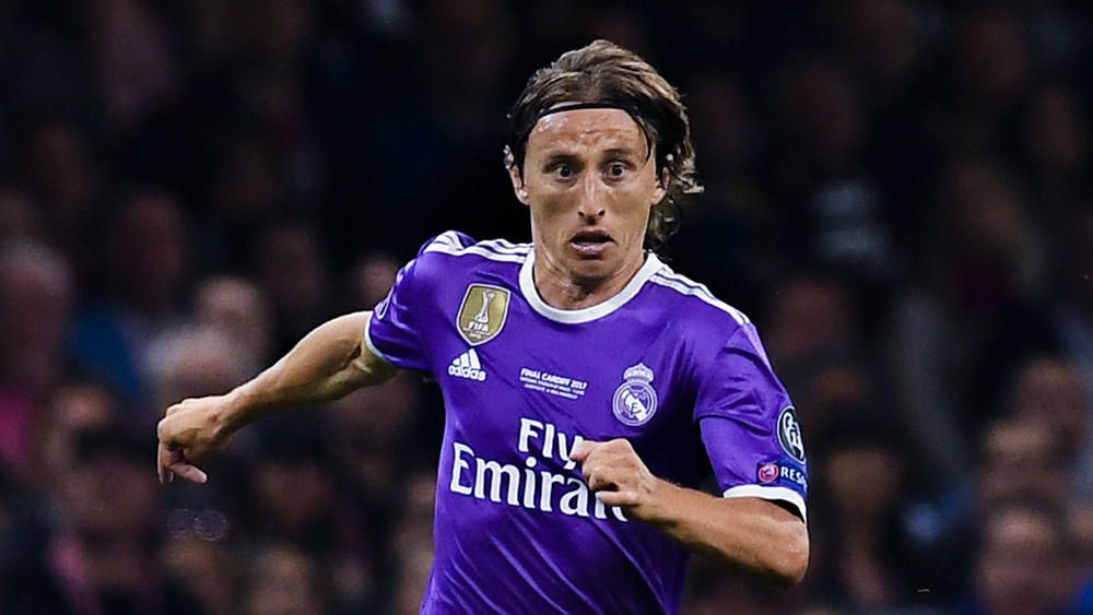 Modric inherits Madrid's 'cursed' number 10 from James | FourFourTwo