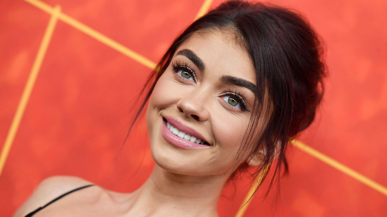 Sarah Hyland on Self-Care, Her Healthy Lifestyle, and Favorite Beauty ...