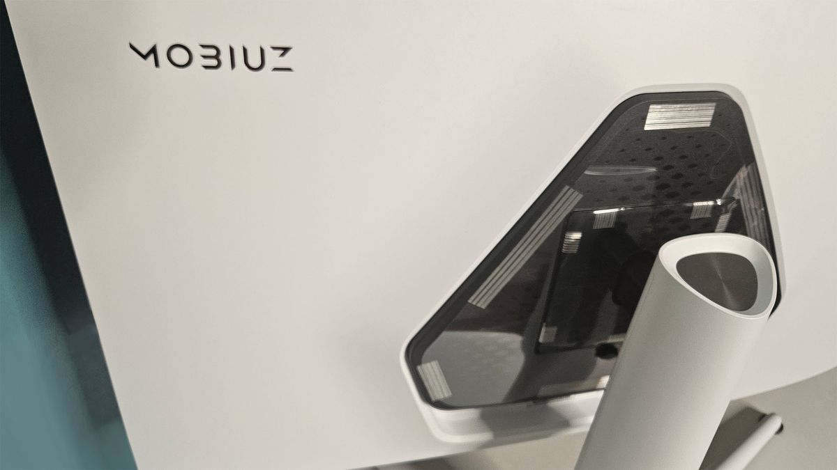BenQ Mobiuz EX321UX review: performance matches the price | TechRadar