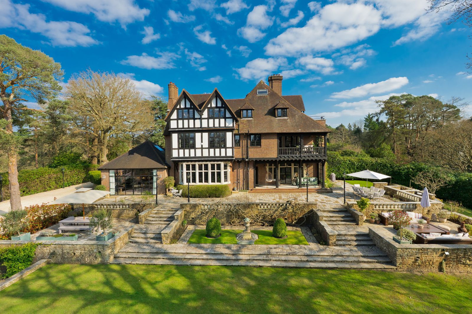Why St George's Hill, Wentworth and the great private residential ...