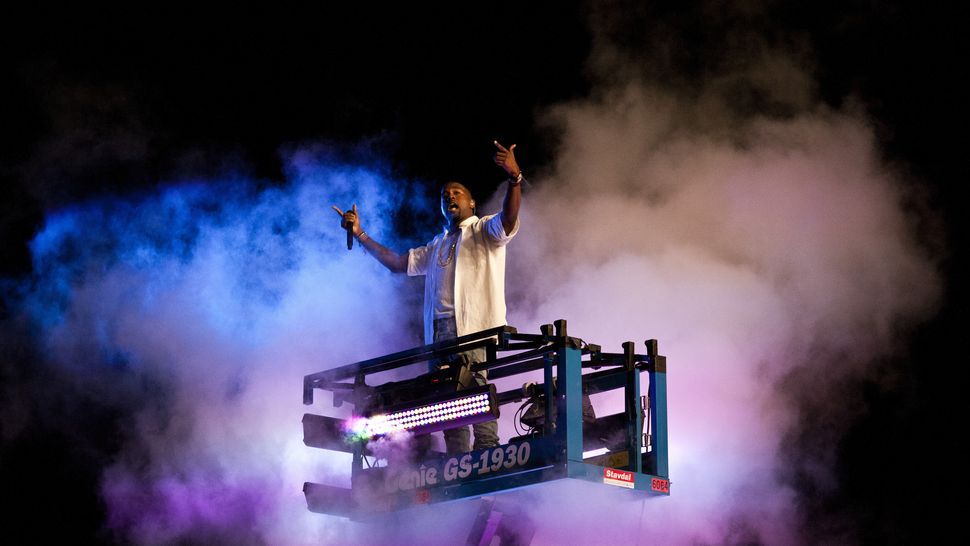 Kanye West to ditch Spotify and Apple Music with new Donda 2 album ...