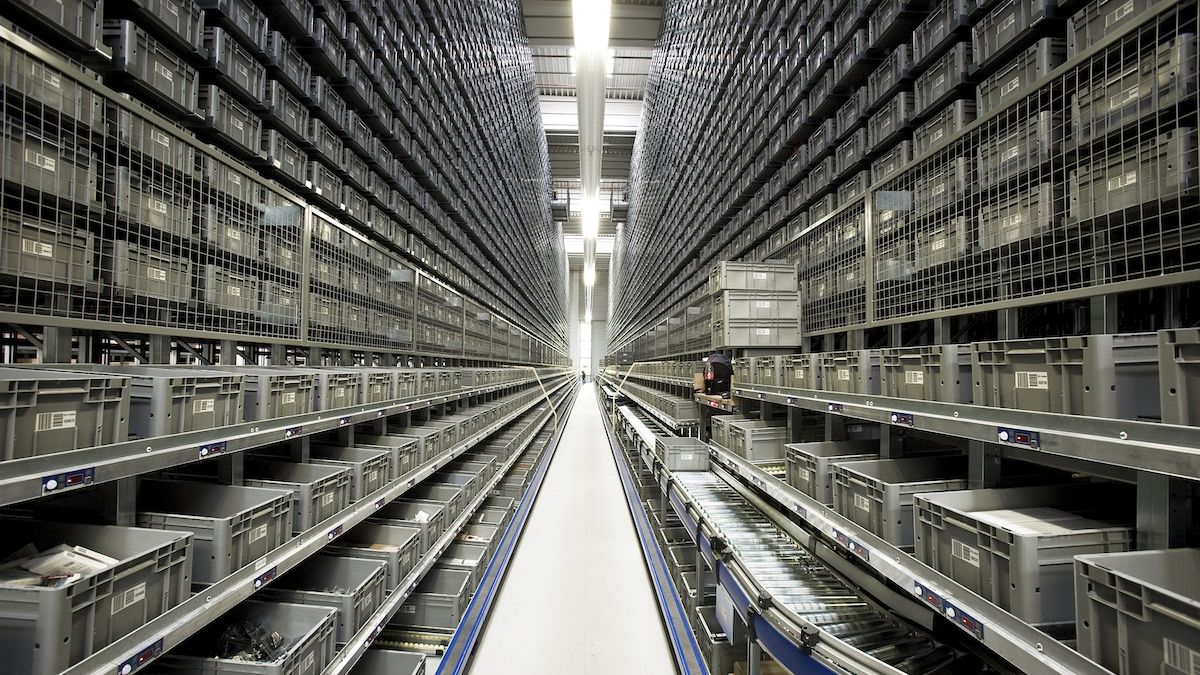 "Musicians like to test their gear in the shops – online retail will ...