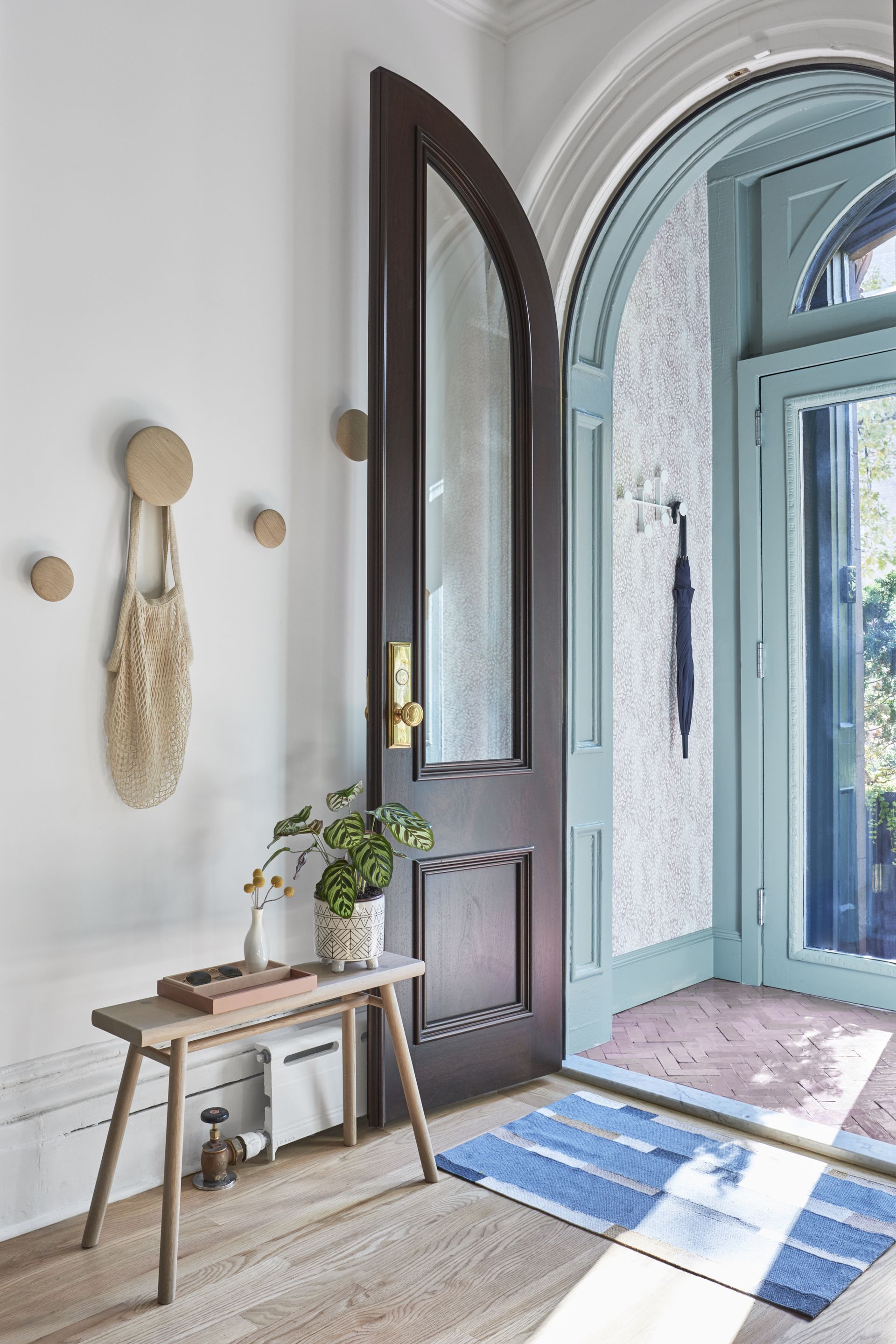 How can I make my entryway look more expensive? | Livingetc