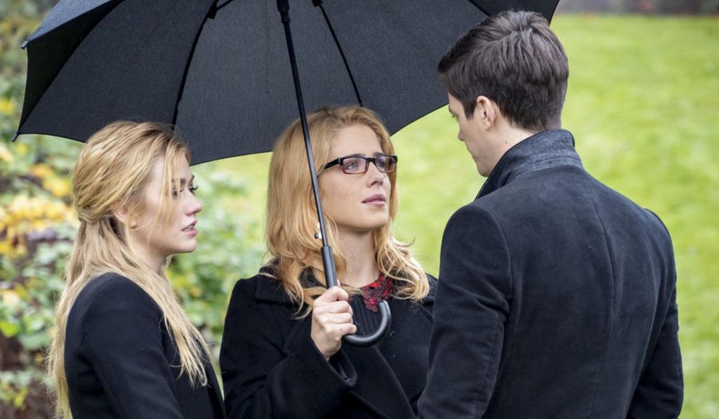 Arrow Series Finale Photos Reveal Felicity And More Returns, But Where ...