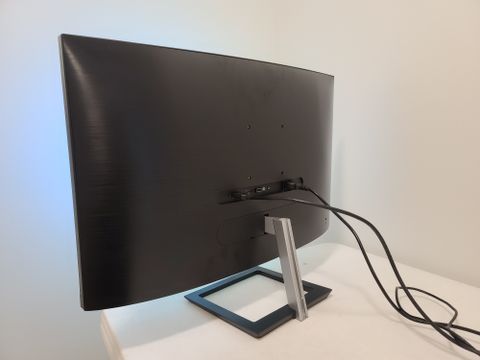 Phillips 328E1CA Review: Colorful, Feature-full | Tom's Hardware