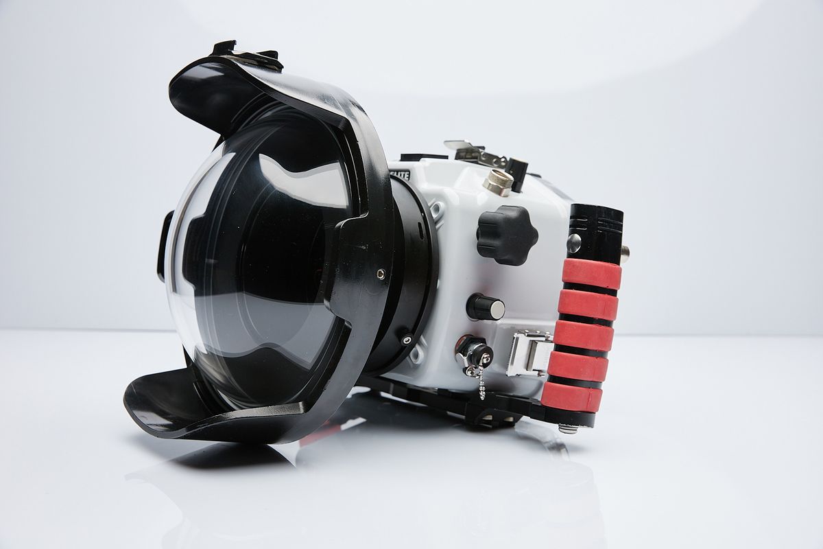 Pro kit: Fashion, underwater and commercial pro Rafał Makiela reveals ...