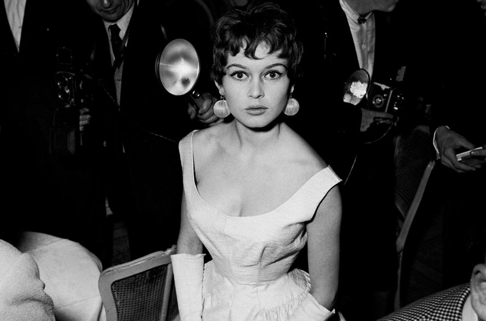 Why Are French Women So Damn Cool? Meet The 17 Chicest French Ladies ...